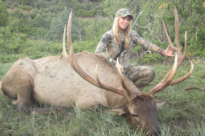 Women with giant elk! | goHUNT