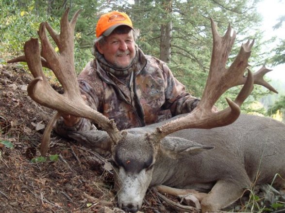 40 inch plus: The widest bucks of all time | goHUNT